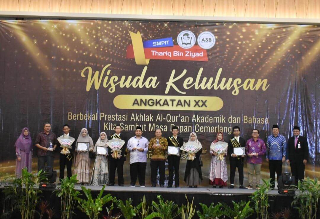 Wisuda Kelulusan SMPIT TBZ 2023 : 186 Peserta Didik Kelas 9 Berhasil ...
